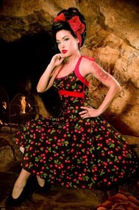 Estilo Pin Up: como se vestir, maquiagem, penteados e dicas incríveis!