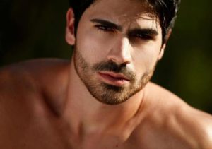 Barba Cerrada: Como fazer? Passo a passo + 30 fotos!