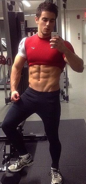 Cropped Masculino: Como usar, como fazer, história e tudo sobre!