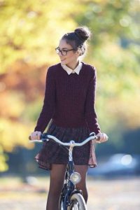 Estilo Geek – O que é, Como Usar & Mais de 50 Looks Incríveis!