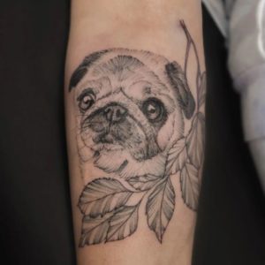 Tatuagem de Pug – 50 ideias super fofas para amantes da raça!