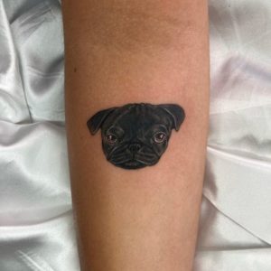 Tatuagem de Pug – 50 ideias super fofas para amantes da raça!