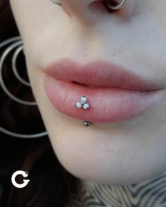 Piercing Vertical Labret – 40 Ideias Lindíssimas!