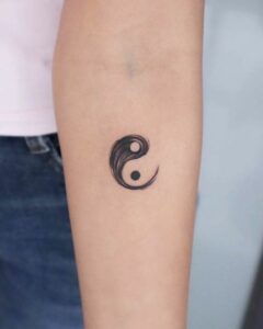 Tatuagem Yin-Yang: +45 Ideias Lindíssimas para Tatuar!